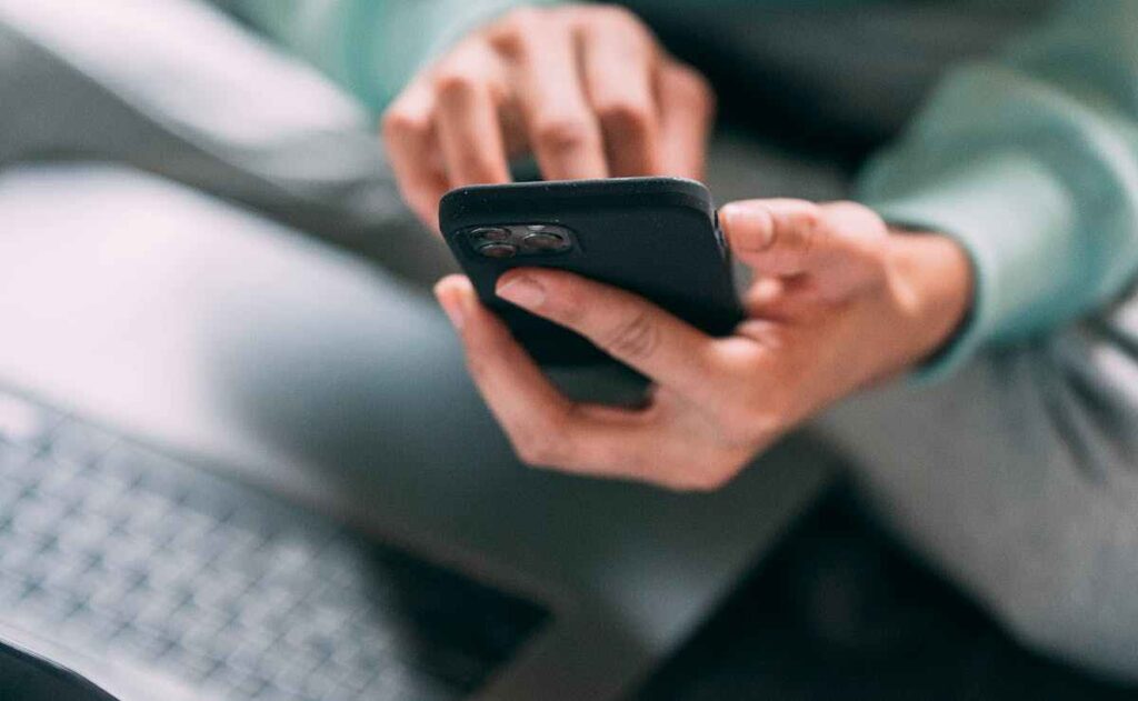 eSIM Not Working? 10 Ways to Fix it!